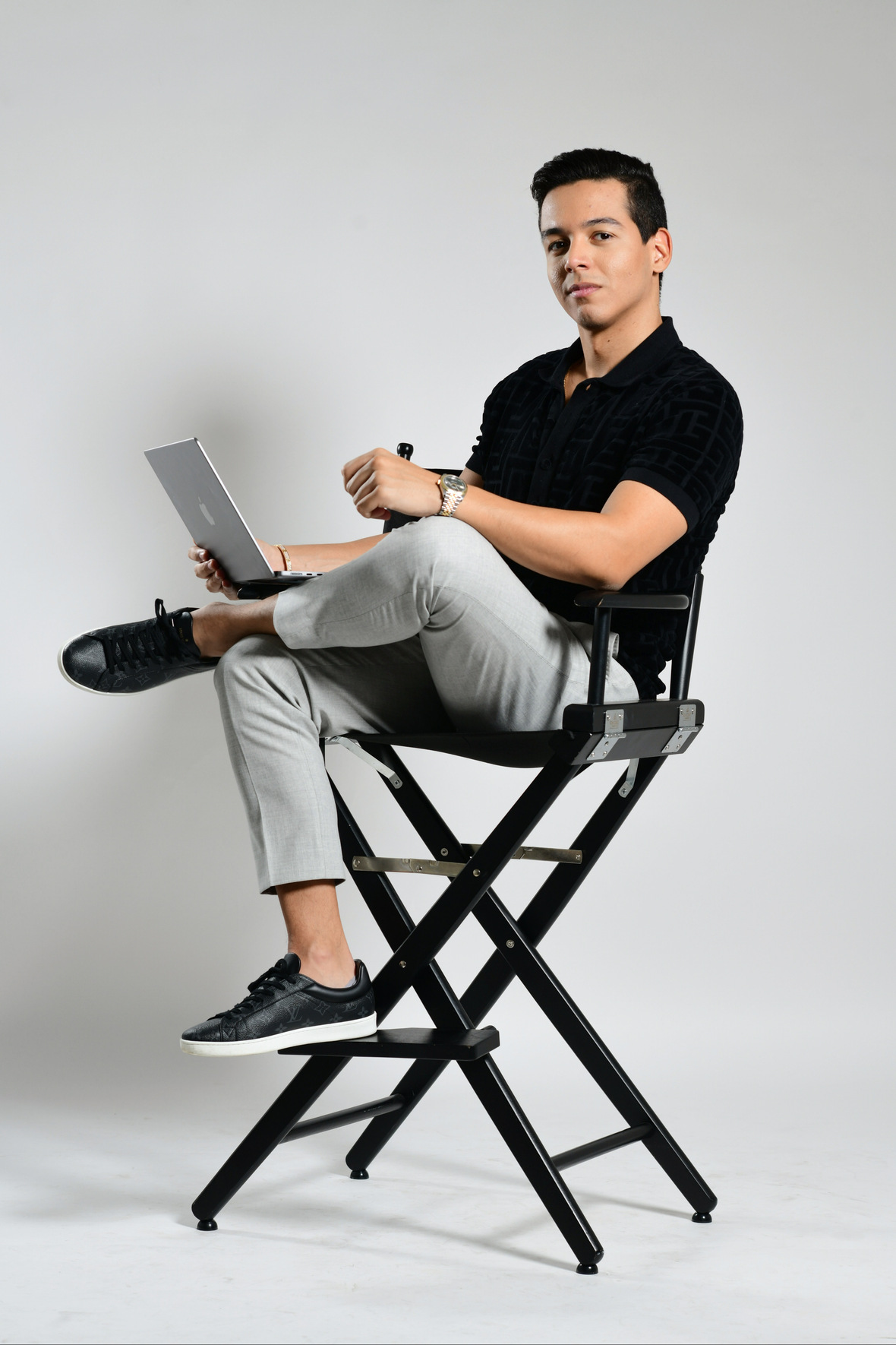 Josué Peña: El Joven Genio de Instagram que Revoluciona el Mundo del Emprendimiento Digital